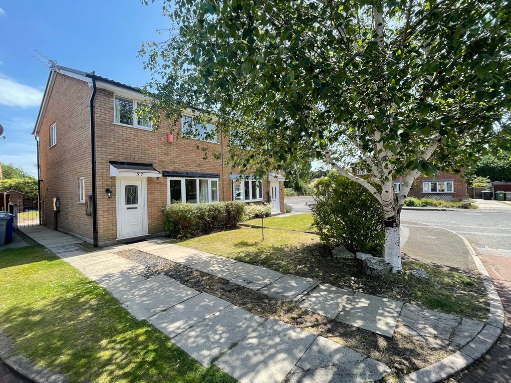 3 Bed Semi Detached House To Rent In Coltsfoot Drive Broadheath