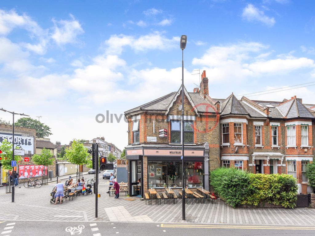 Studio to rent in Chatsworth Road, London E5, £1,200 pcm - Zoopla