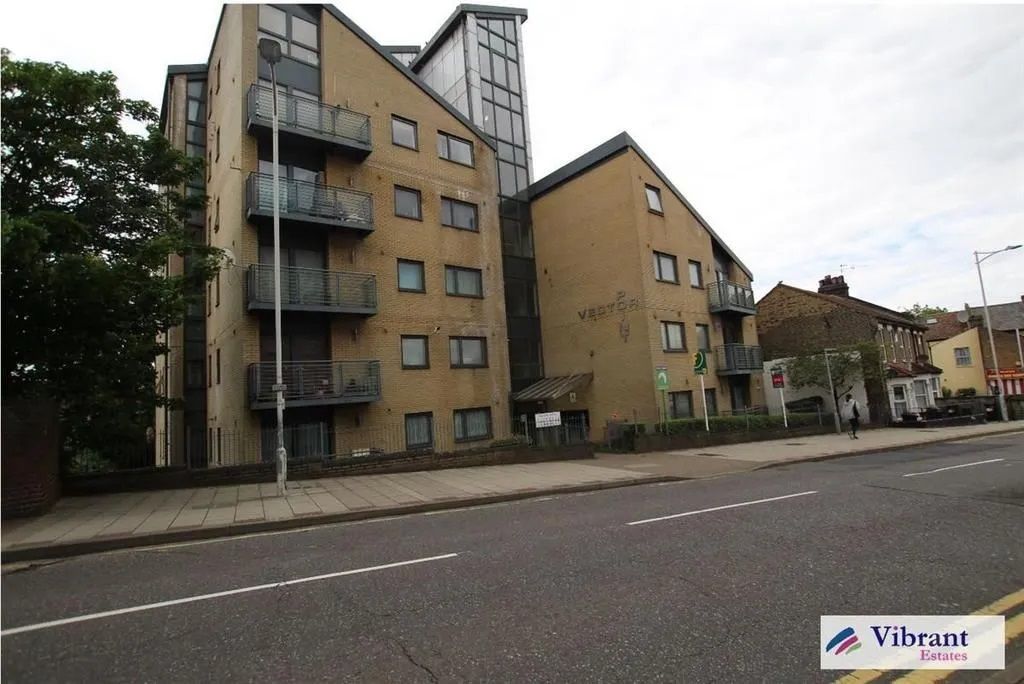 2 bed flat to rent in Hainault Street, Ilford High Street, Ilford IG1 ...