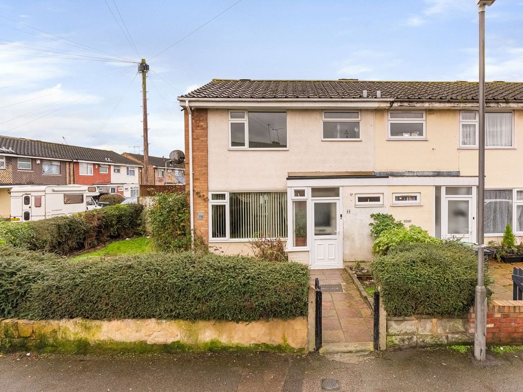 3 bed end terrace house for sale in Havengore Avenue, Gravesend DA12, £300,000 - Zoopla