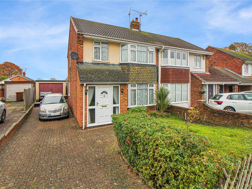 3 Bed Semi Detached House For Sale In Lynton Drive Lordswood Kent Me5