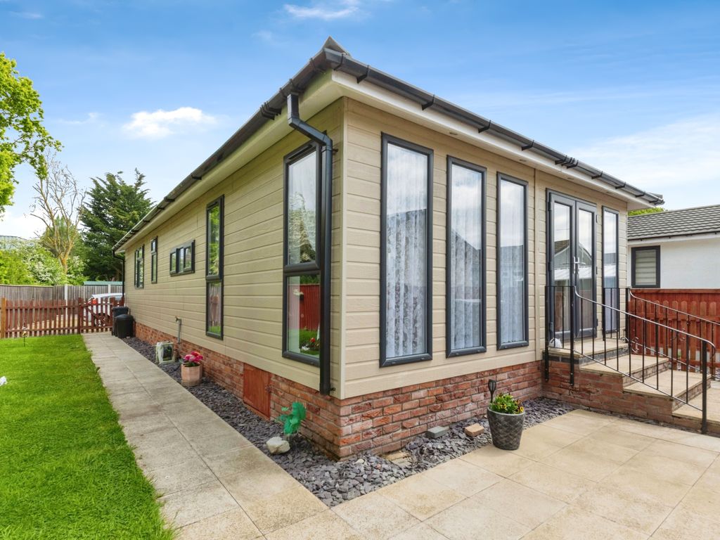 3 bed bungalow for sale in Clacton Road, Weeley, Clacton-On-Sea, Essex ...