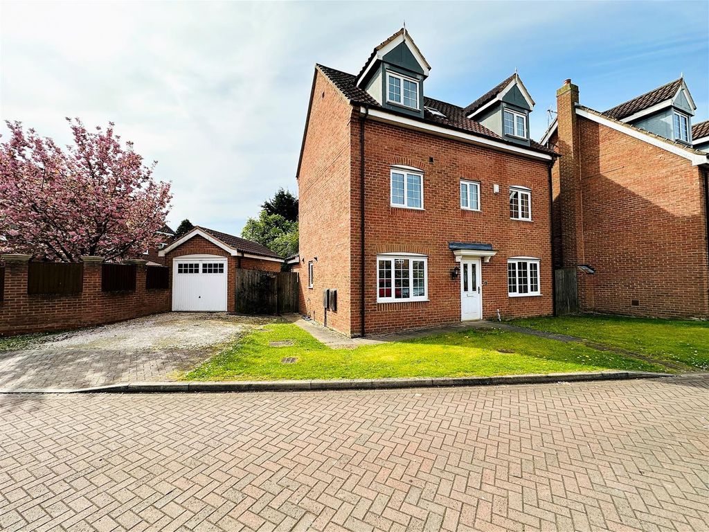 6 Bed Detached House For Sale In Oakfield Drive Ashfield Grange