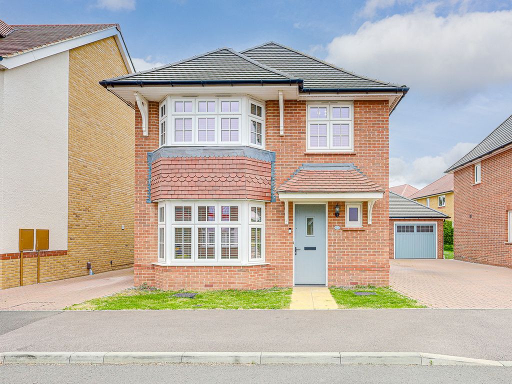 New home, 4 bed detached house for sale in Dixon Link, Basildon SS16, £ ...