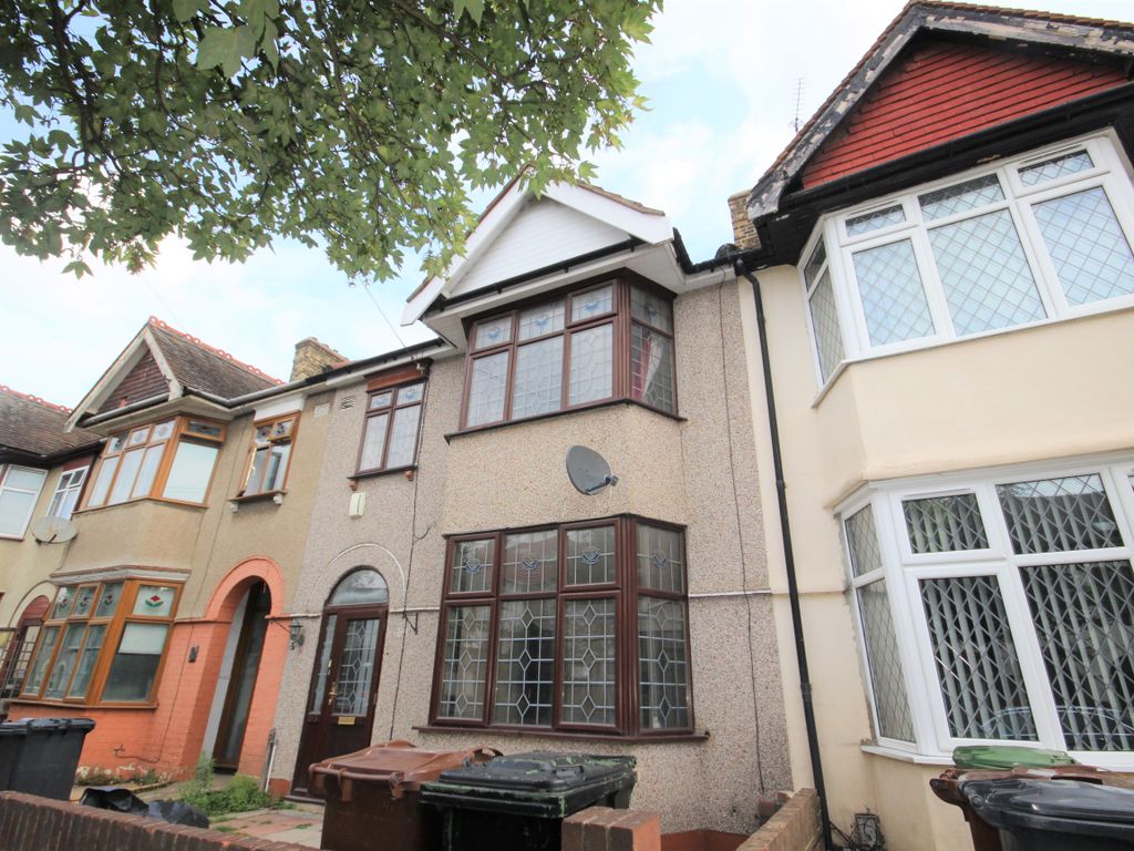 3 bed terraced house to rent in Netherfield Gardens, Barking IG11 - Zoopla