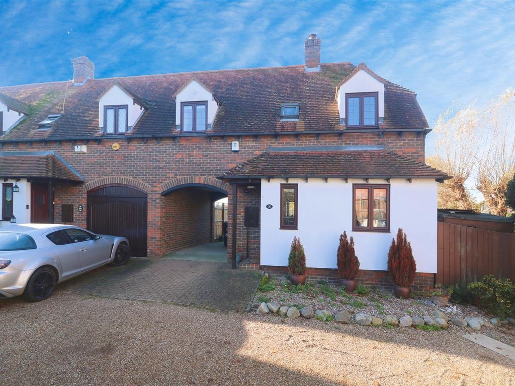 3 Bed Semi Detached House For Sale In Church Mead Roydon Harlow Cm19