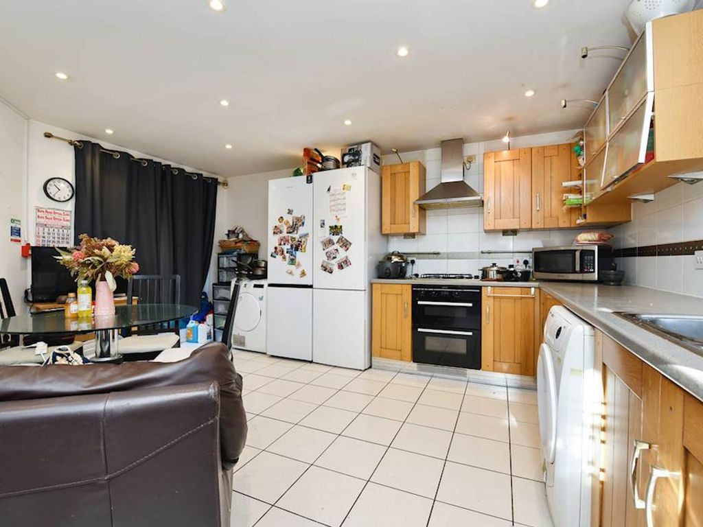 7 bed terraced house for sale in Hakewill Way, Colchester CO4, £550,000 ...
