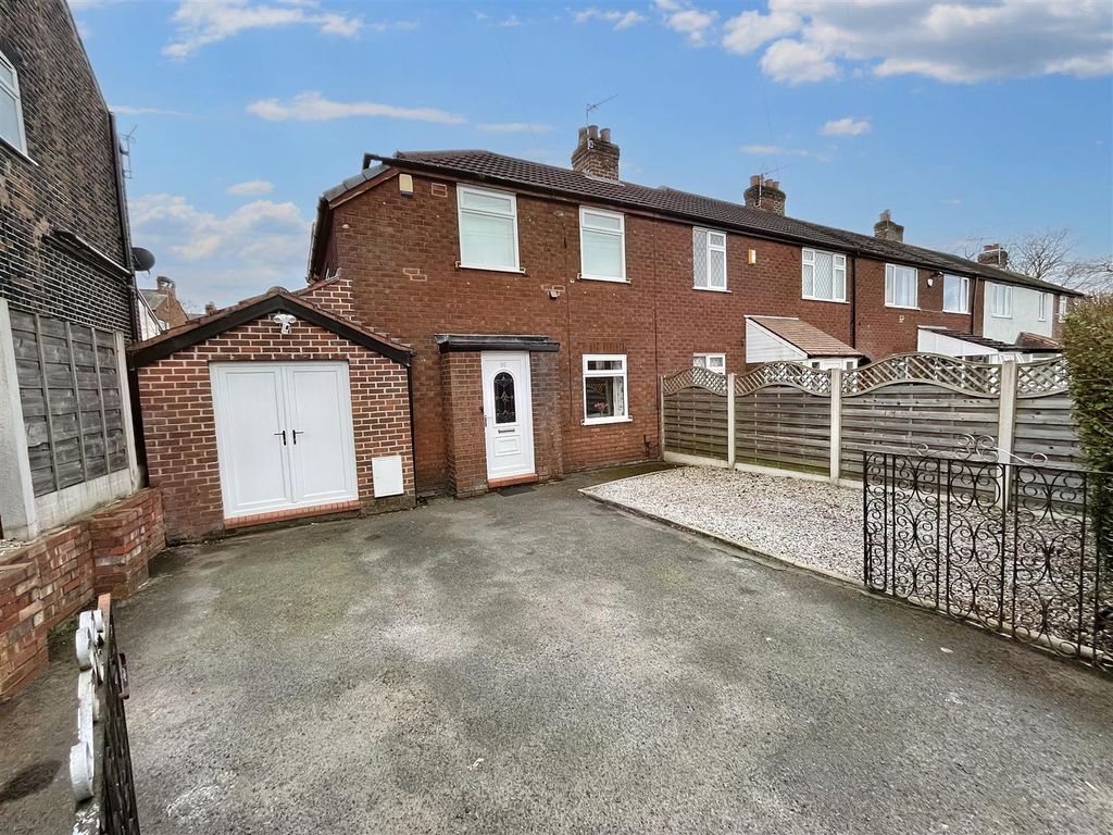 3 bed semi-detached house for sale in Glebelands Road, Sale M33 - Zoopla