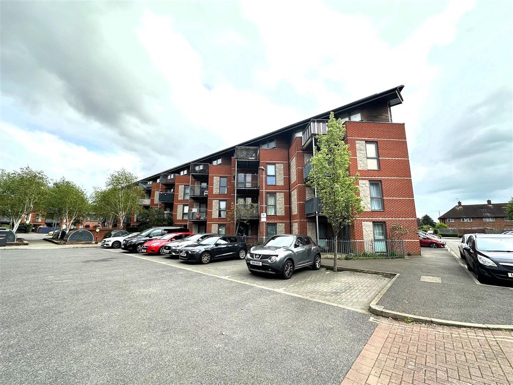 2 bed flat for sale in Lewin Terrace, Bedfont, Feltham TW14, £279,999 ...