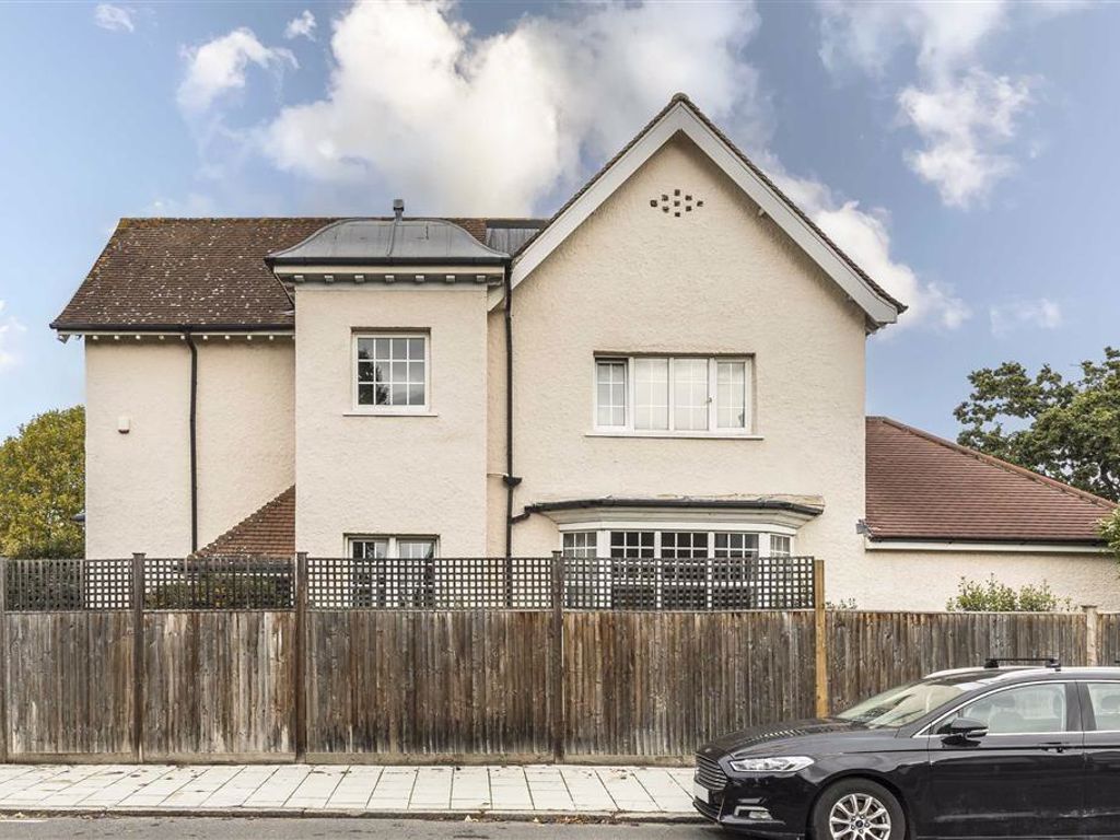 4 bed property for sale in Baring Road, London SE12 - Zoopla