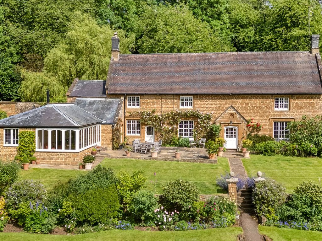 Land for sale in Alkerton, Banbury, Oxfordshire OX15, £1,800,000 - Zoopla