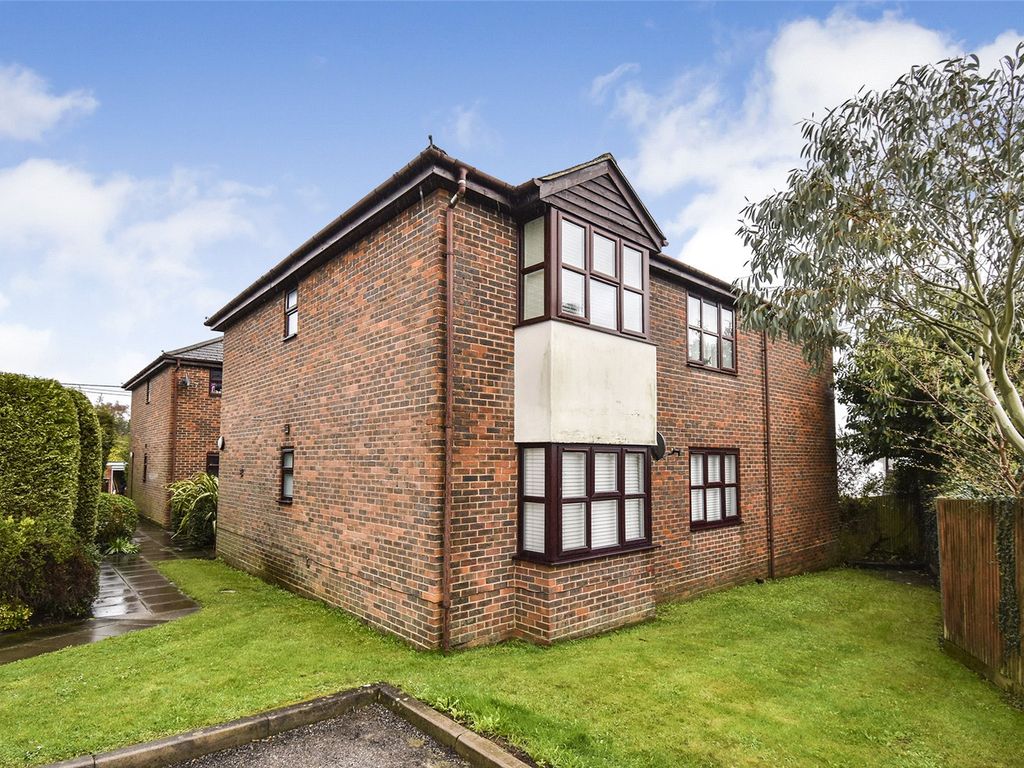 1 bed flat for sale in Bethel Lane, Farnham, Surrey GU9 - Zoopla