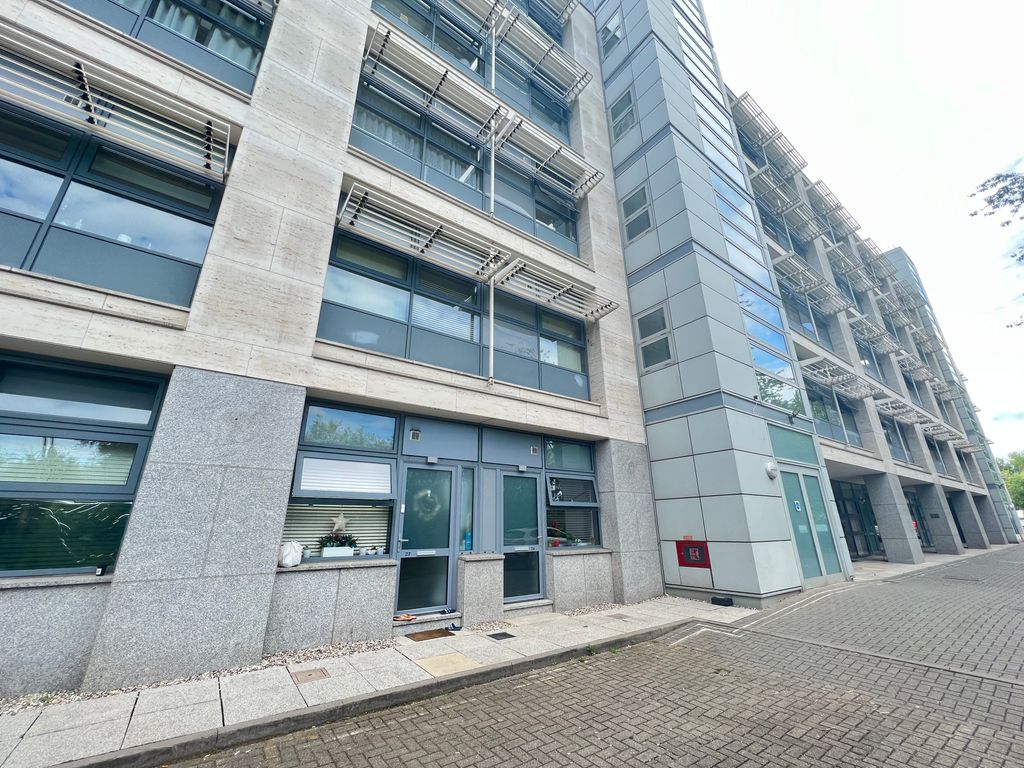 2 bed flat to rent in Edinburgh Gate, Harlow CM20 - Zoopla