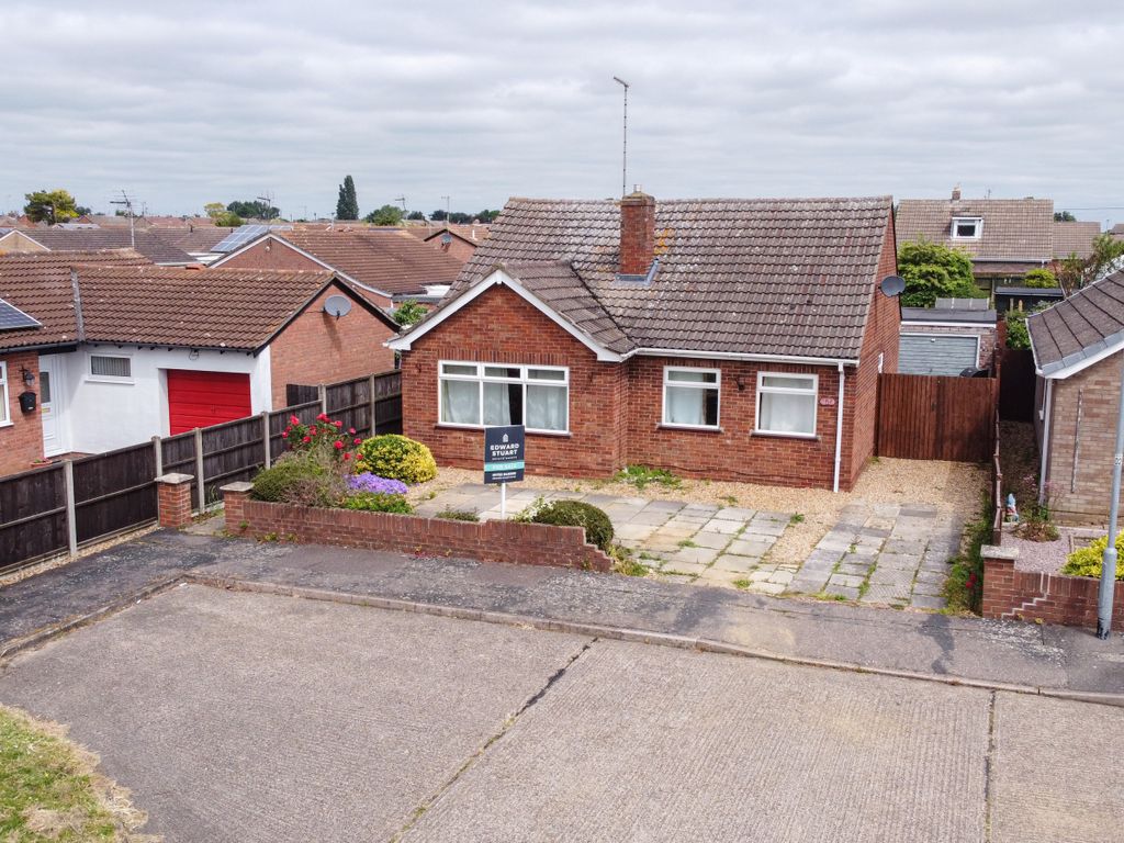 3 bed detached bungalow to rent in Ellwood Avenue, Stanground ...