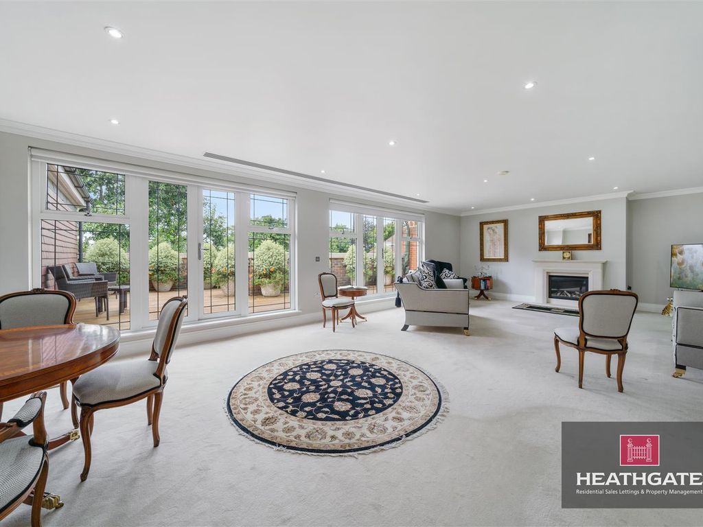 3 bed flat for sale in Unwin Court, Beaumont Close, Hampstead Garden ...