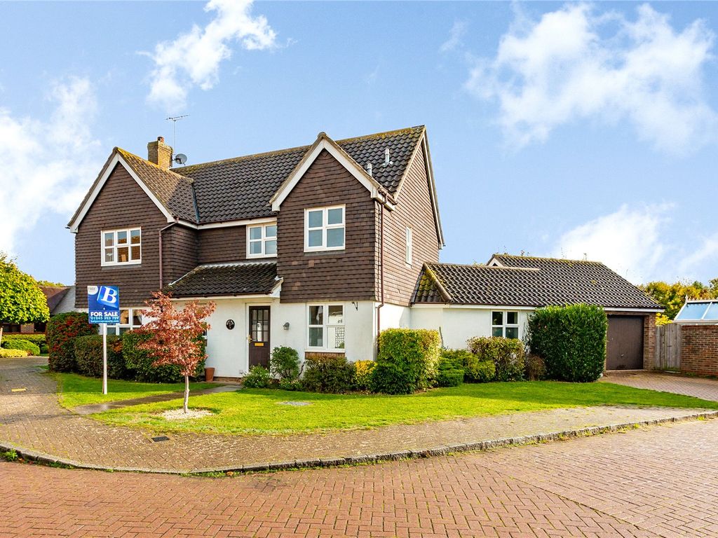 4 Bed Detached House For Sale In Brace Walk South Woodham Ferrers