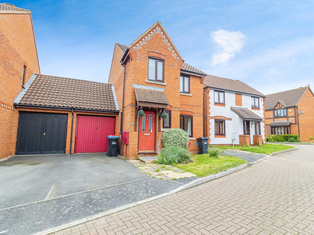 3 bed link detached house for sale in Nuneham Grove, Westcroft, Milton ...