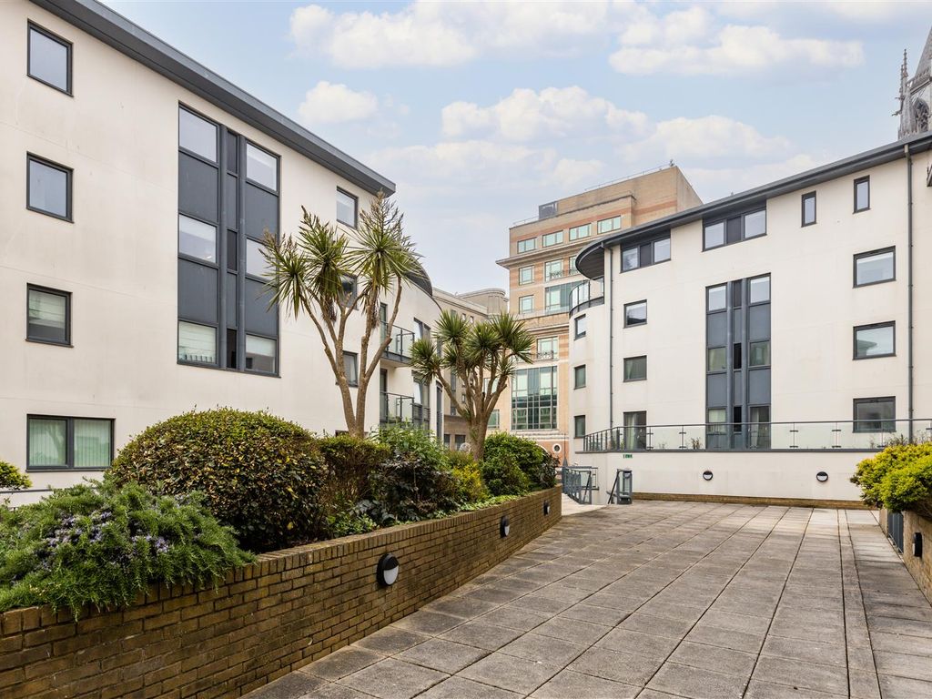 2 bed flat for sale in West Street, Brighton BN1, £550,000 - Zoopla