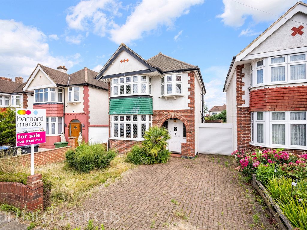 3 bed detached house for sale in Manor Drive North, New Malden KT3, £ ...