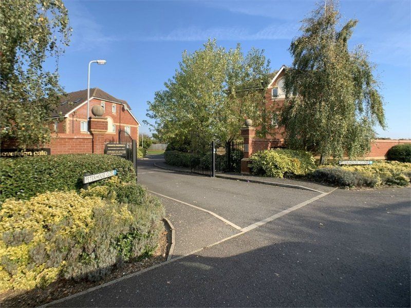 2 bed flat to rent in Peterhouse Close, Peterborough PE3 - Zoopla