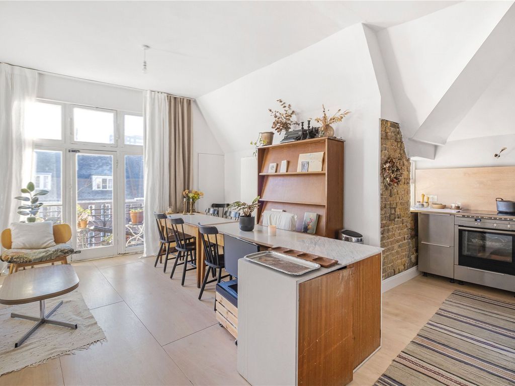 2 bed flat to rent in Mare Street, Hackney, London E8, £2,500 pcm - Zoopla