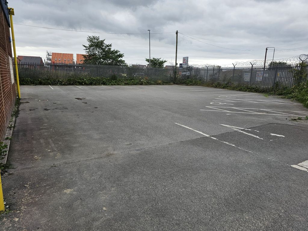 Light industrial to let in Yard 1, Hawton Lane, Newark, Nottinghamshire ...