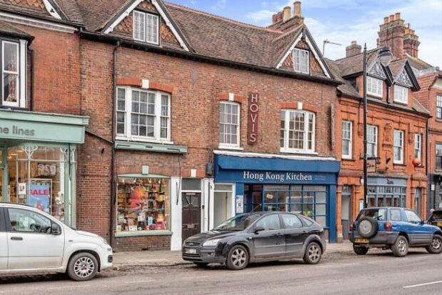2 bed flat to rent in North Street, Midhurst GU29, £1,250 pcm - Zoopla