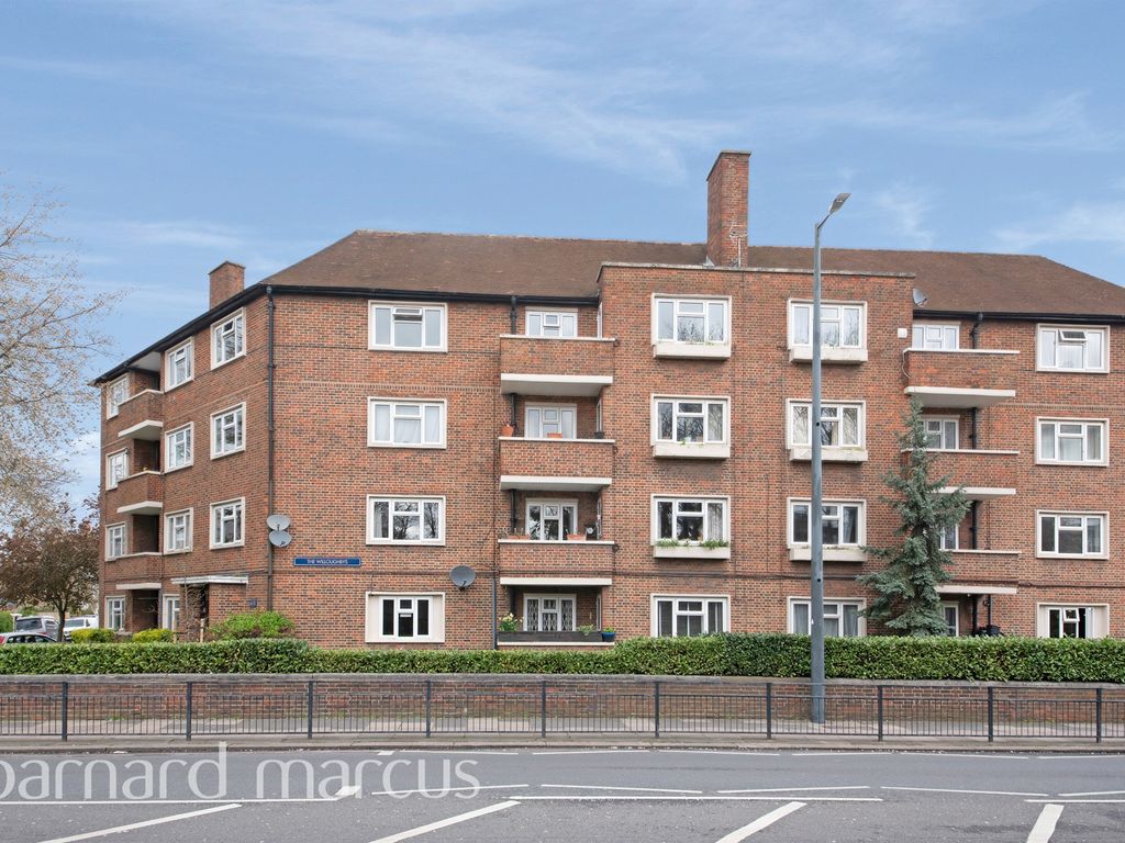 3 bed maisonette for sale in The Willoughbys, London SW14, £380,000 ...
