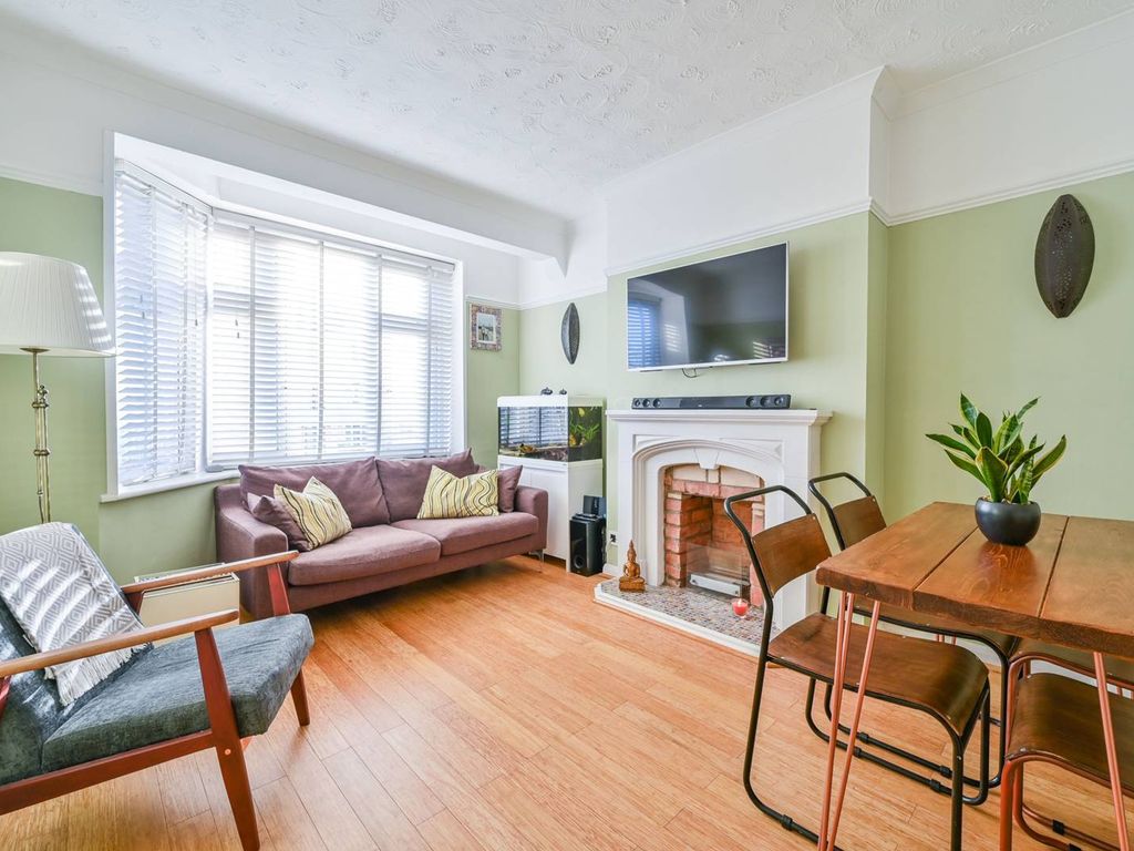 2 bed flat for sale in Chinbrook Road, Grove Park, London SE12 - Zoopla
