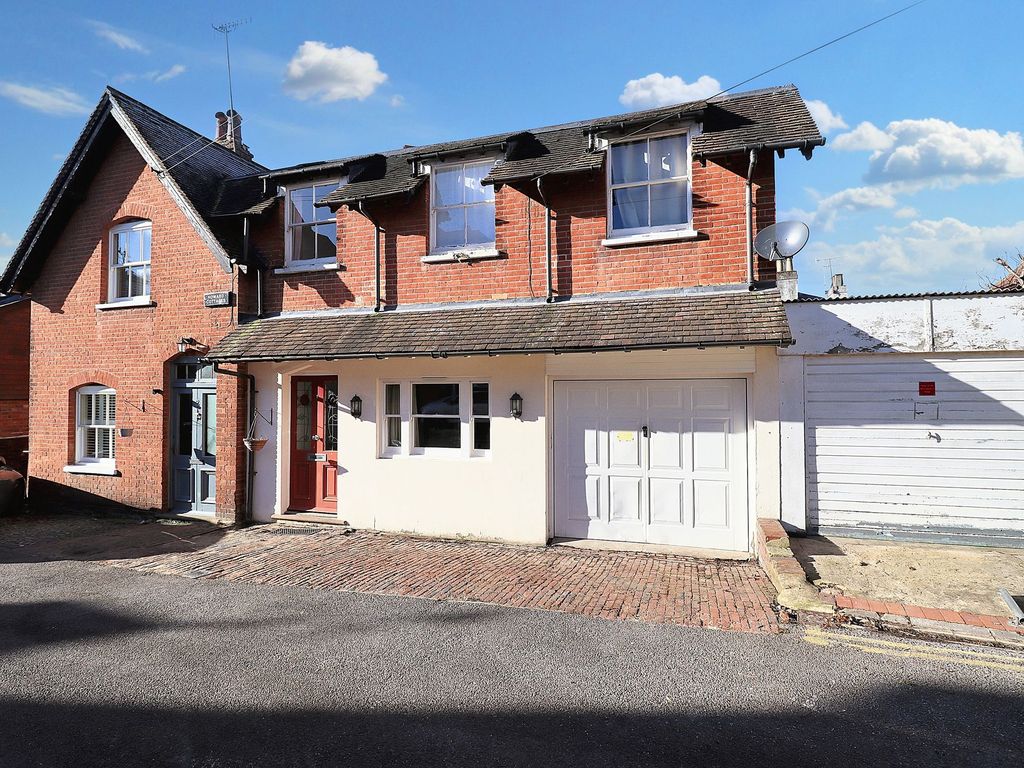 2 bed end terrace house to rent in Cumberland Yard, Tunbridge Wells TN1, £1,450 pcm - Zoopla