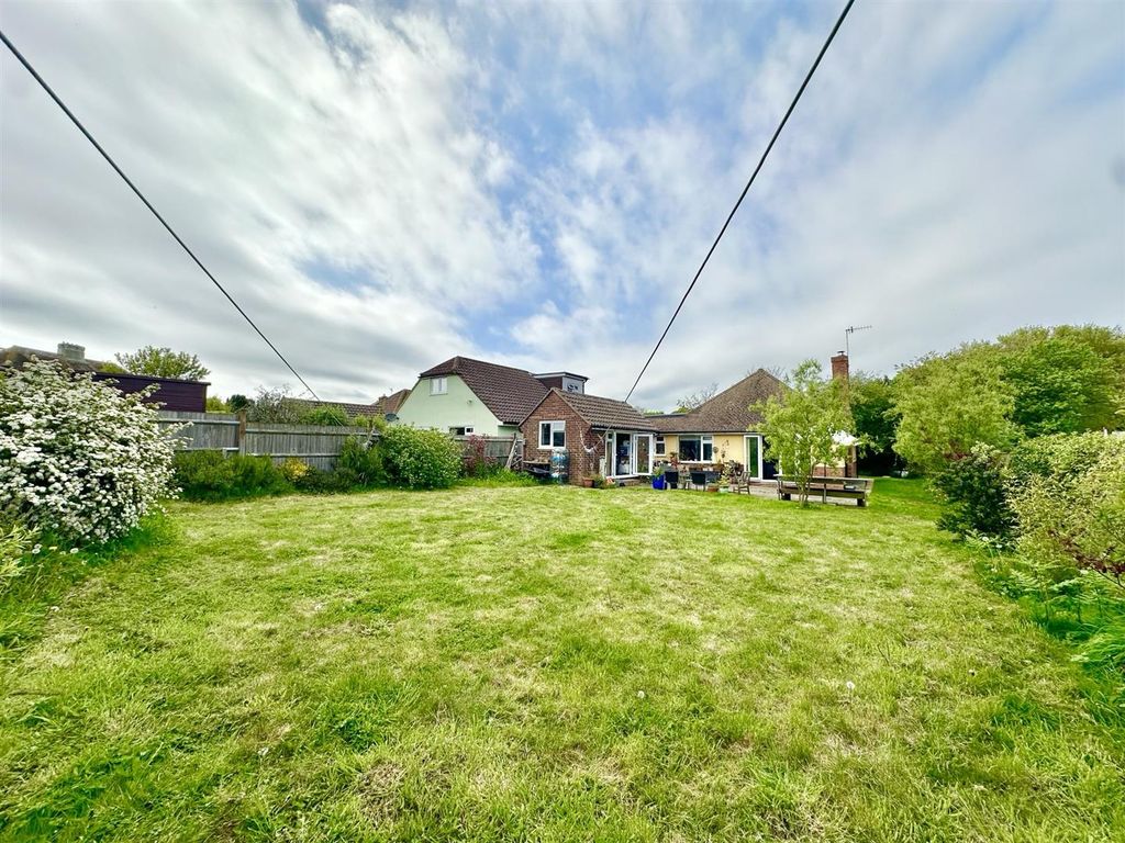 3 Bed Bungalow For Sale In St James Avenue Bexhill On Sea Tn40 £