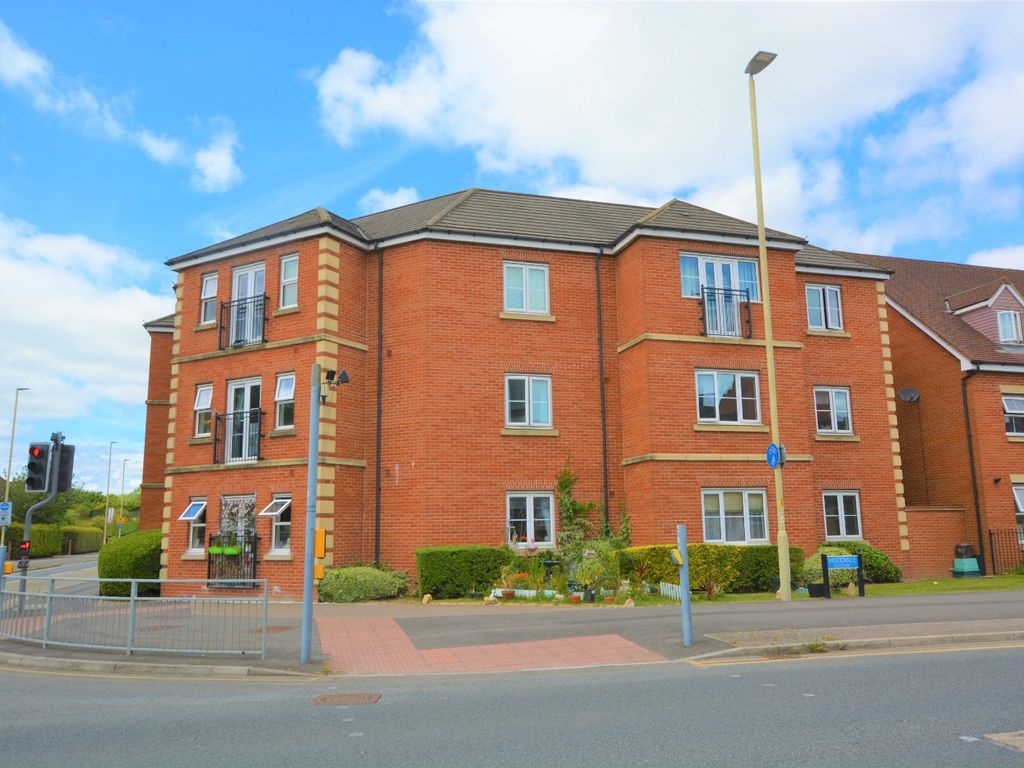 2 Bed Flat For Sale In Holbeach Drive Kingsway Quedgeley Gloucester
