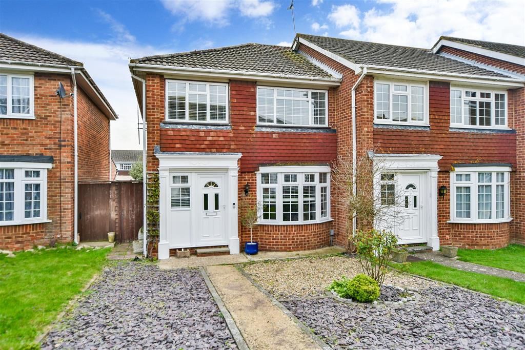 3 Bed End Terrace House For Sale In Collingwood Walk Sittingbourne