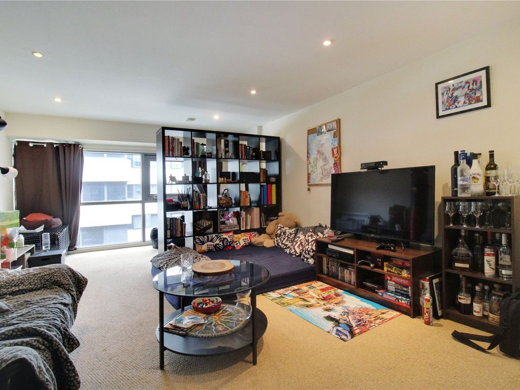 1 bed flat for sale in Paramount, Beckhampton Street, Swindon ...