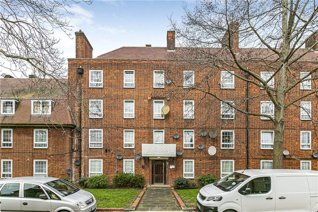 3 bed flat for sale in Adare Walk, London SW16 - Zoopla