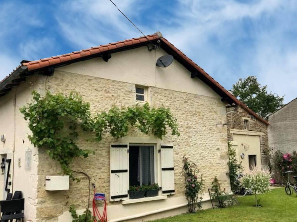3 bed property for sale in Asnois, Poitou-Charentes, 86250, France - Zoopla