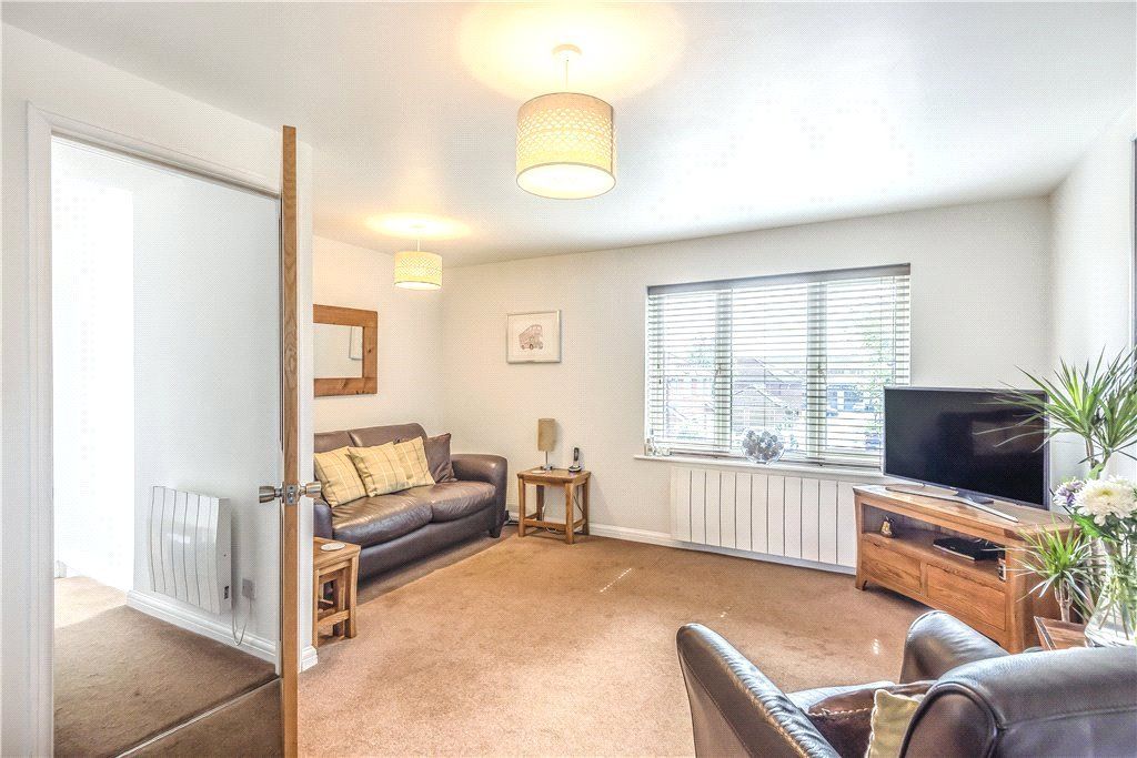 1 bed flat for sale in St. Gregory Close, Ruislip, Middlesex HA4, £ ...