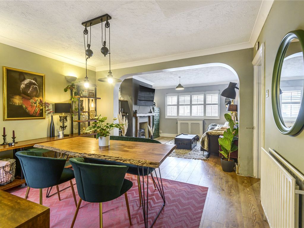 2 Bed Semi Detached House For Sale In Vale Road Ash Vale Surrey Gu12