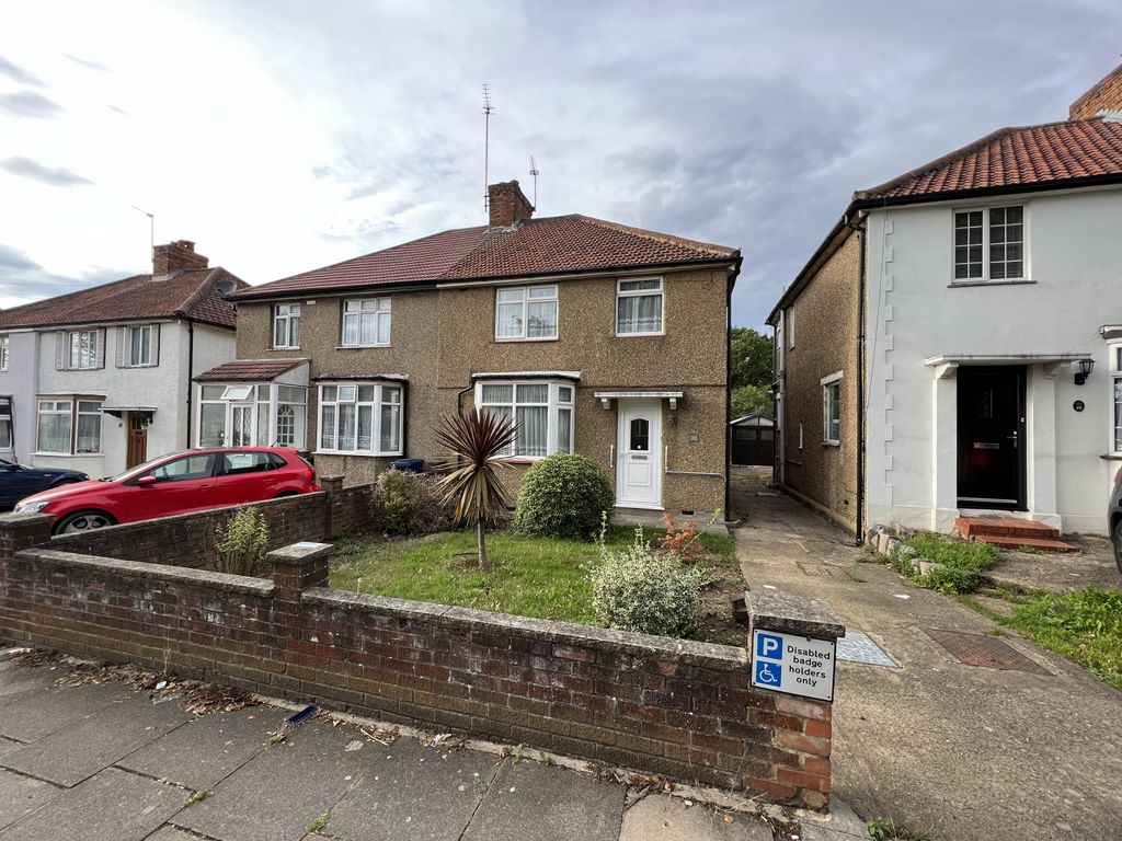 3 Bed Semi Detached House For Sale In Halsbury Road East Northolt Ub5