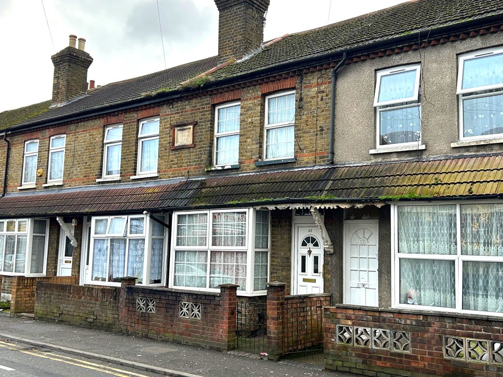 3 bed terraced house for sale in Chalvey Road West, Slough SL1, £ ...