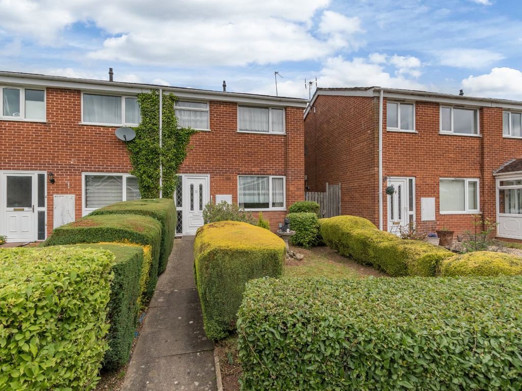2 bed end terrace house for sale in Gaydon Close, Lodge Park, Redditch ...