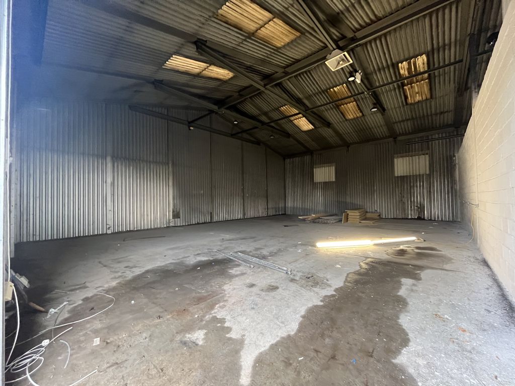 Warehouse to let in Colwick Industrial Estate, Private Road 4 ...
