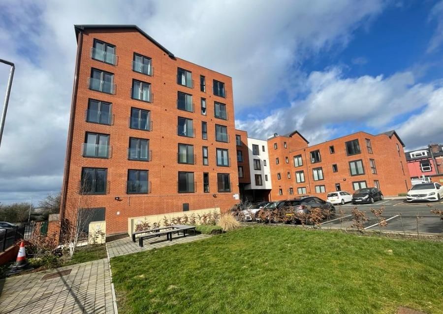 2 bed flat for sale in Cross Green Lane, Cross Green, Leeds LS9 - Zoopla