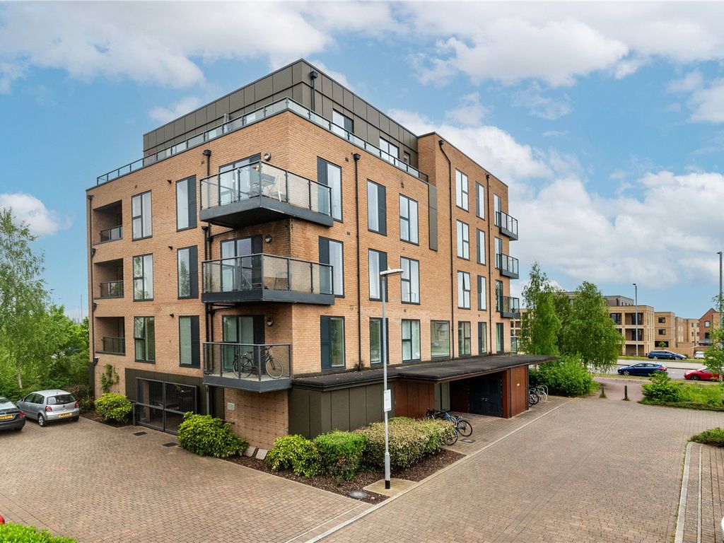 2 bed flat to rent in Dakins House, Beech Drive, Trumpington, Cambridge ...