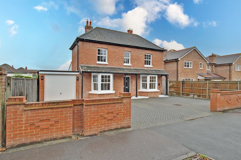 4 bed detached house for sale in Locks Road, Locks Heath, Southampton ...