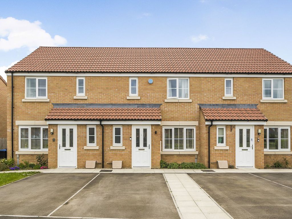 2 bed town house for sale in Ingleborough Drive, Harrogate HG3, £61,250 ...