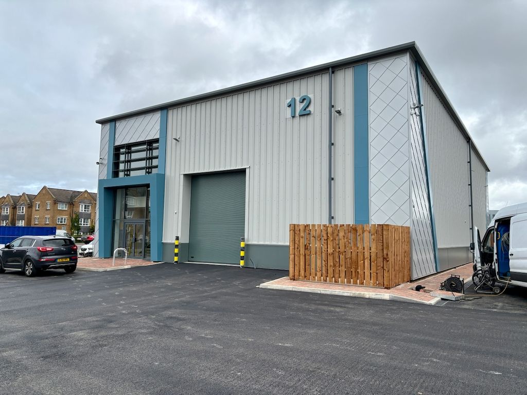 Industrial to let in Unit 12 Chalklands Place, Eastern Avenue ...
