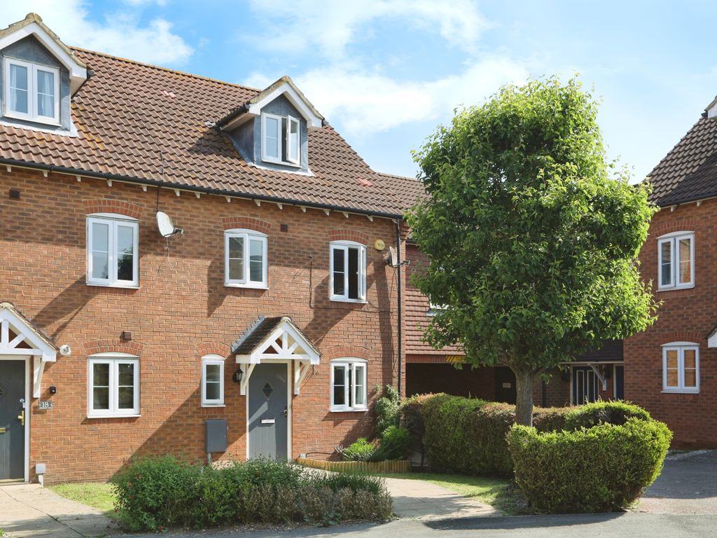 3 Bed End Terrace House For Sale In Premier Way Kemsley Sittingbourne