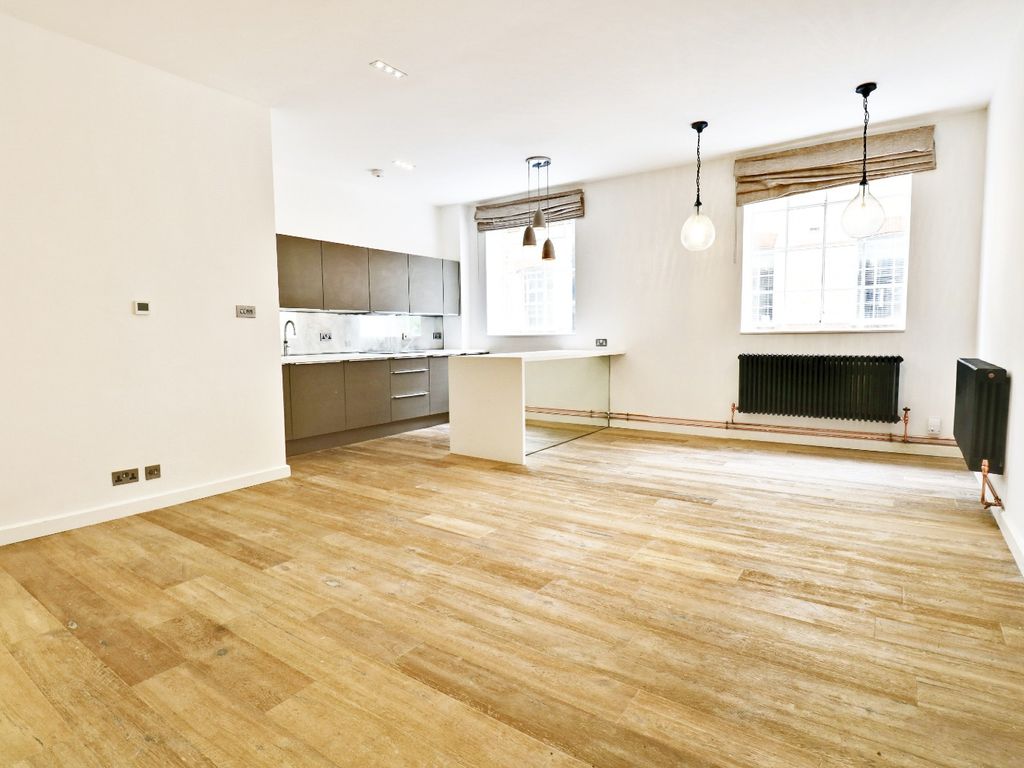 2 bed flat to rent in Park Road, Bromley BR1, £1,875 pcm - Zoopla