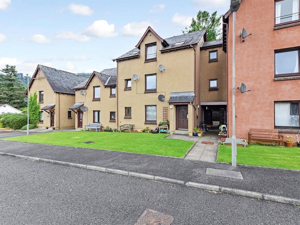 2 bed flat for sale in Craigard Road, Callander, Stirlingshire FK17, £ ...